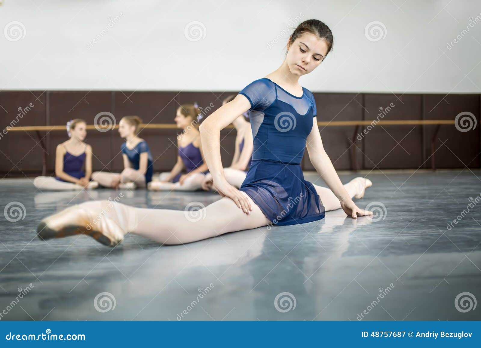 Ballerina Sitting Floor Splits Dance Class Photos - Free & Royalty-Free ...