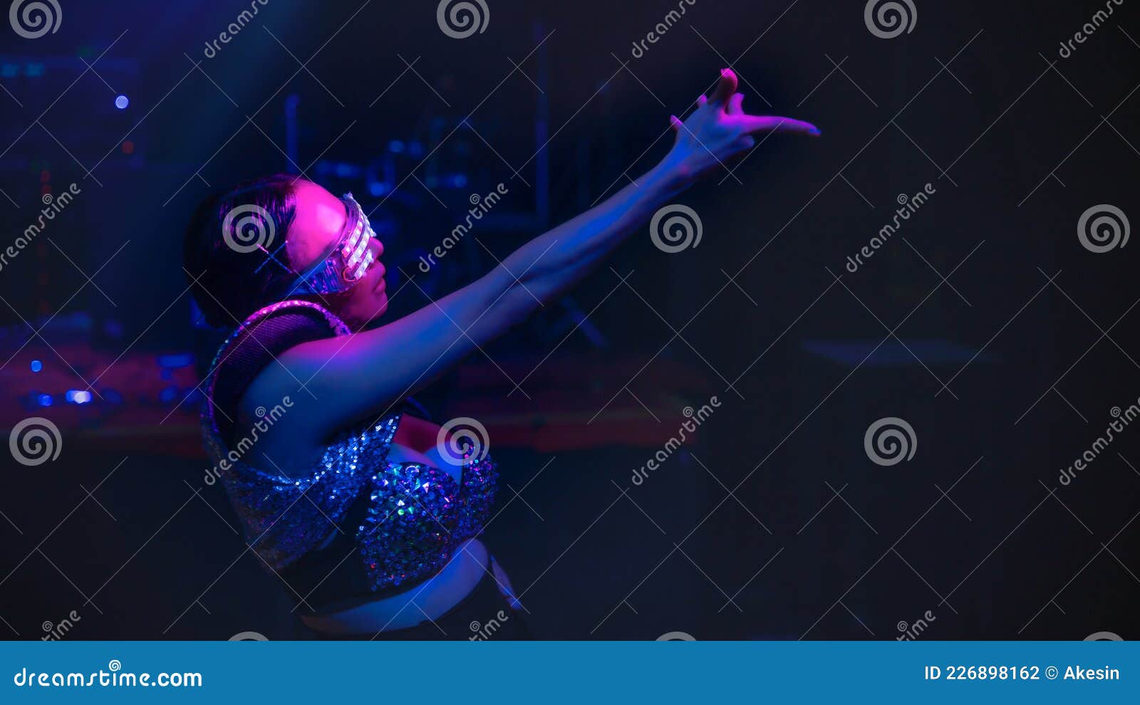 Dancersshowing Techno Dance Performance in Disco and Nightclub Stock ...