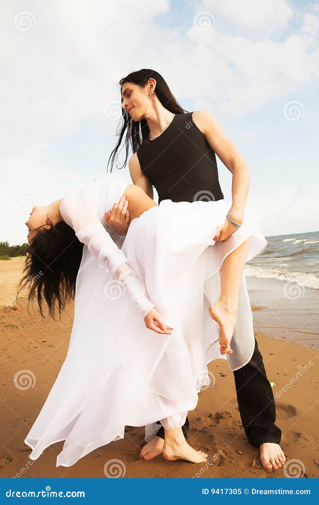 Dancing on the beach stock image. Image of beauty, honeymoon - 9417305