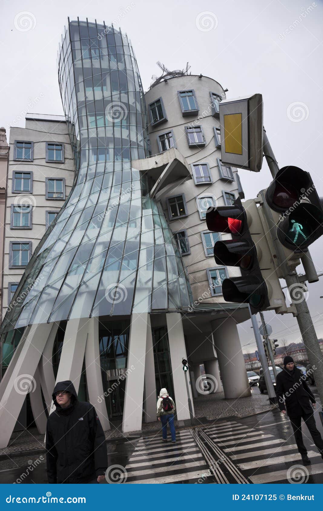 The Dancing House Editorial Image - Image: 24107125