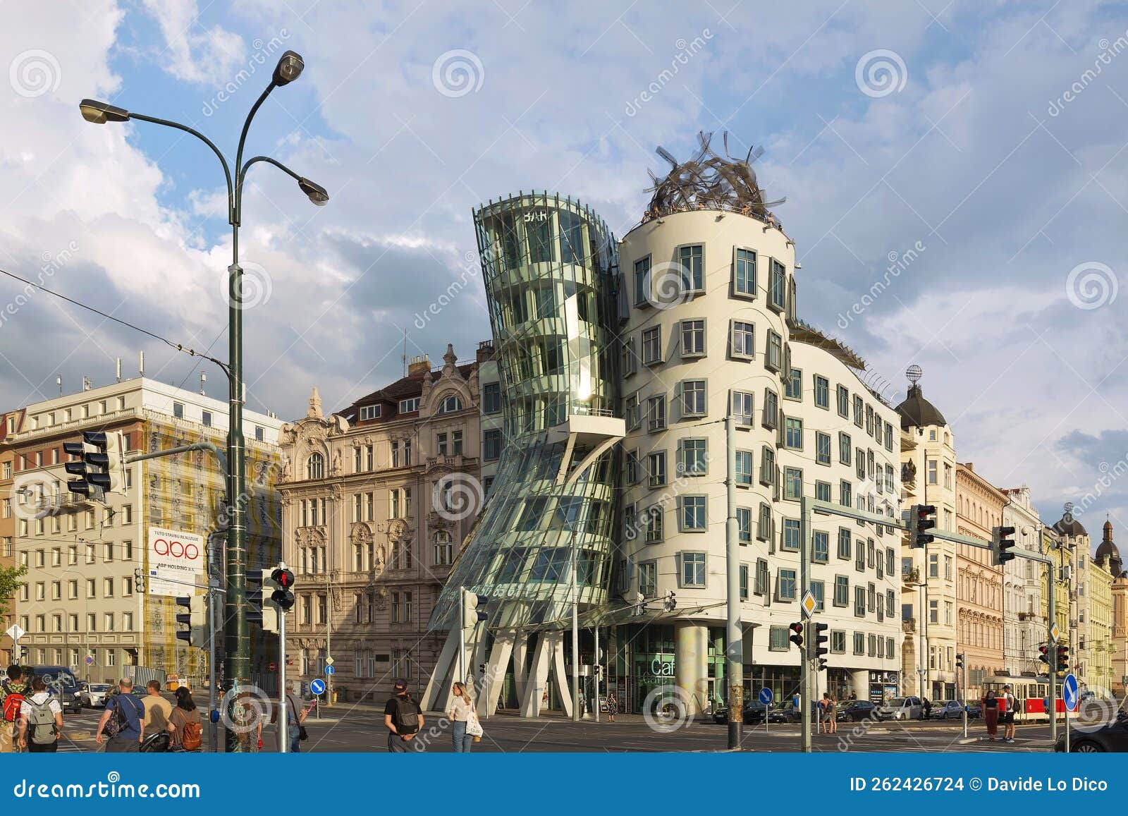 Dancing House Building editorial stock image. Image of prague - 262426724
