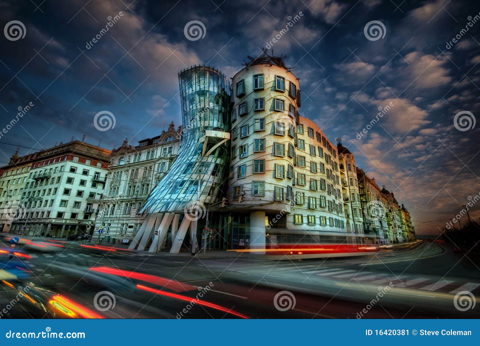 Dancing House, Prague editorial photo. Image of traffic - 16420381