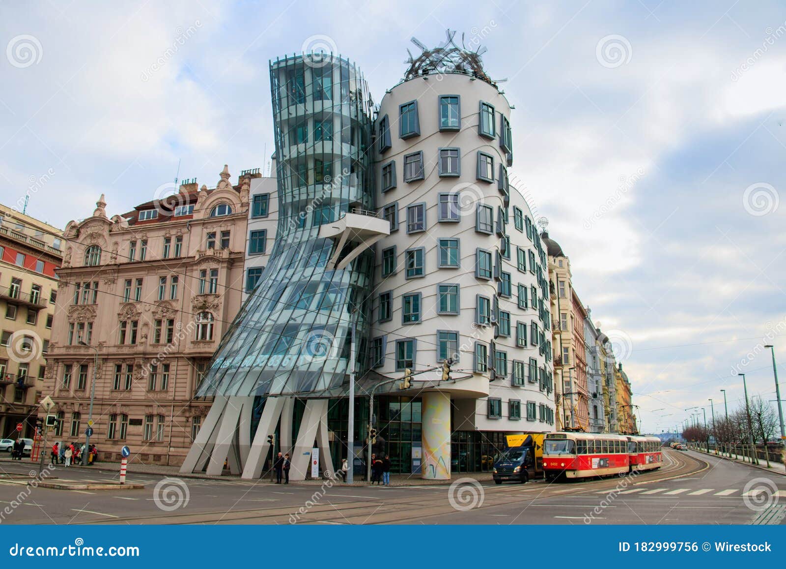 The Dancing House editorial photo. Image of downtown - 182999756