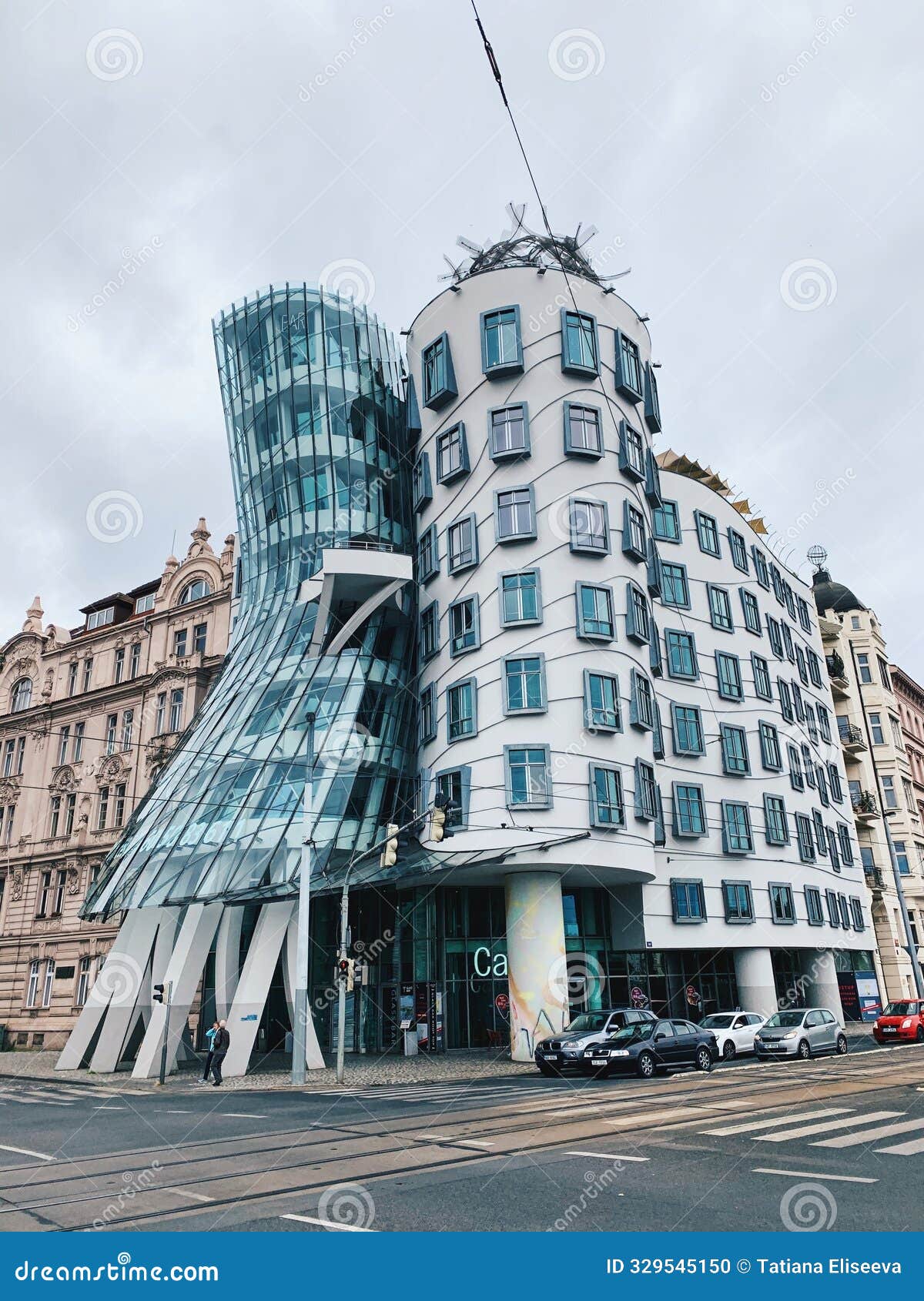 Dancing house in Prague editorial image. Image of neighbourhood - 329545150