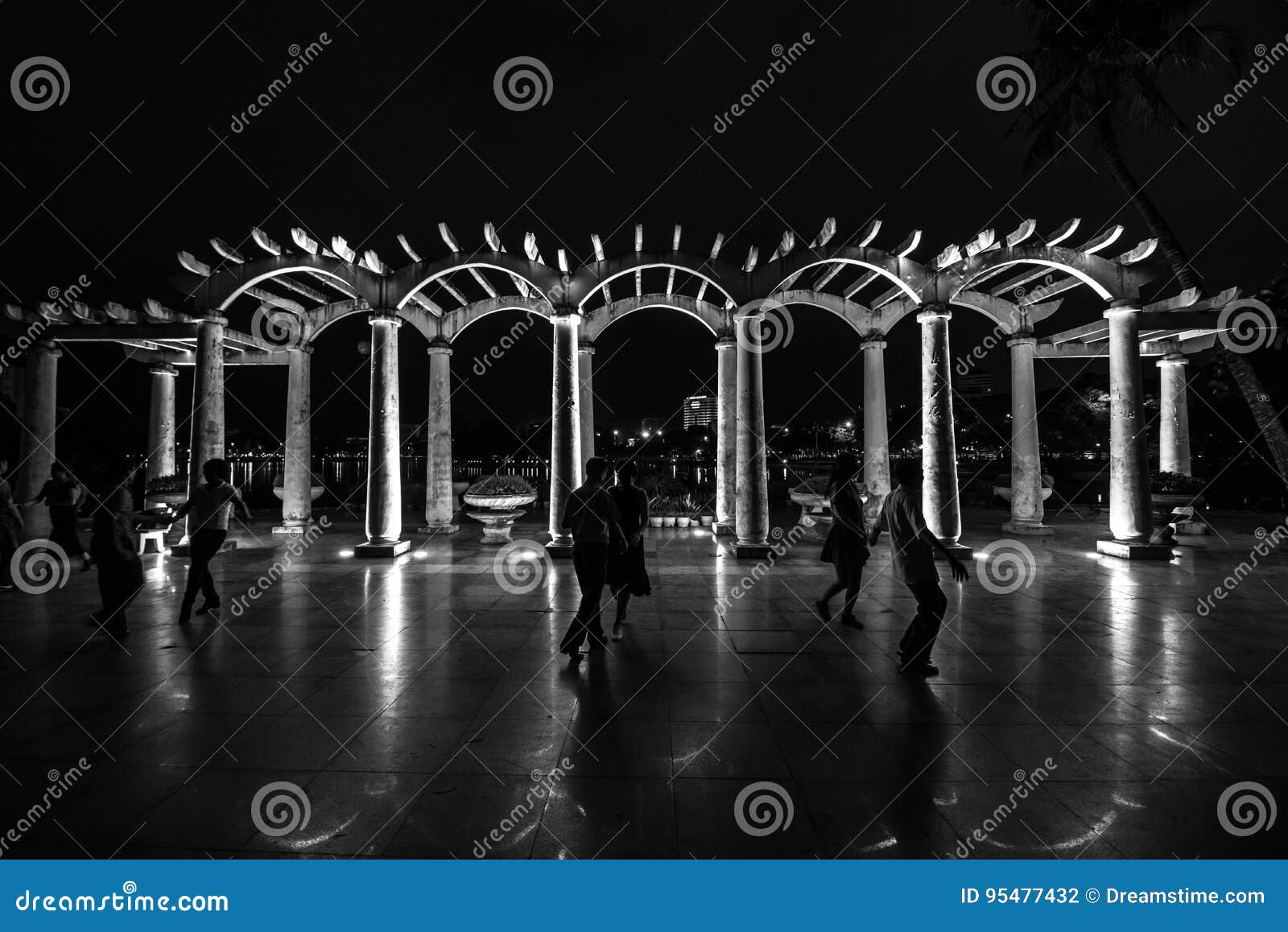 Dancing at Night editorial photography. Image of people - 95477432