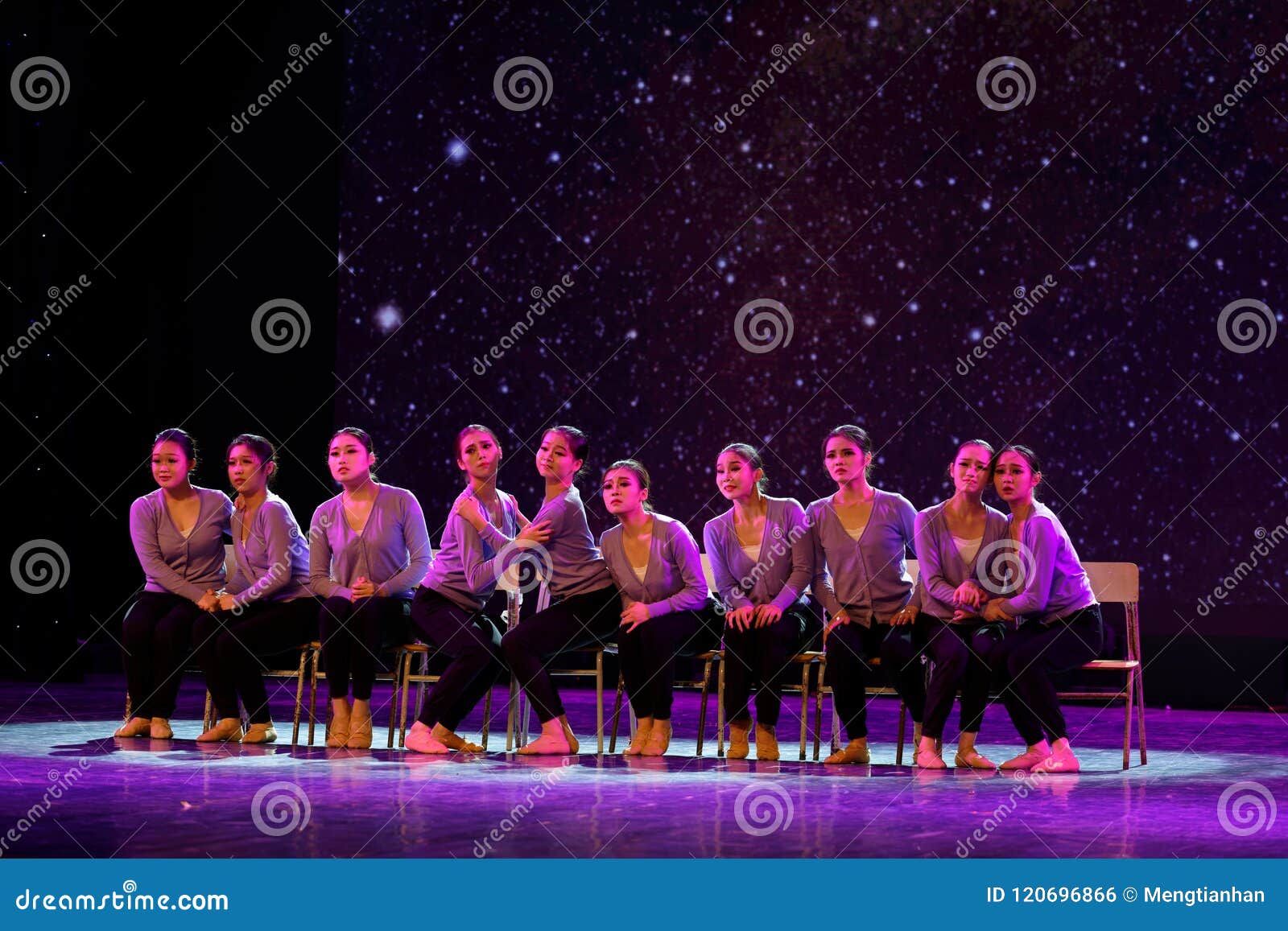 The Day of Graduation 3 -Chinese Folk Dance Editorial Photo - Image of ...
