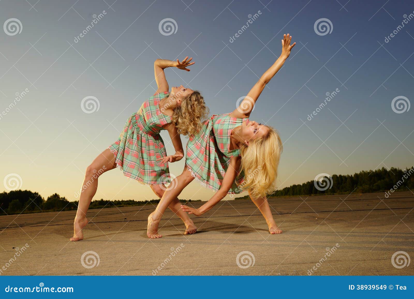 Dancing women stock image. Image of carefree, balance - 38939549