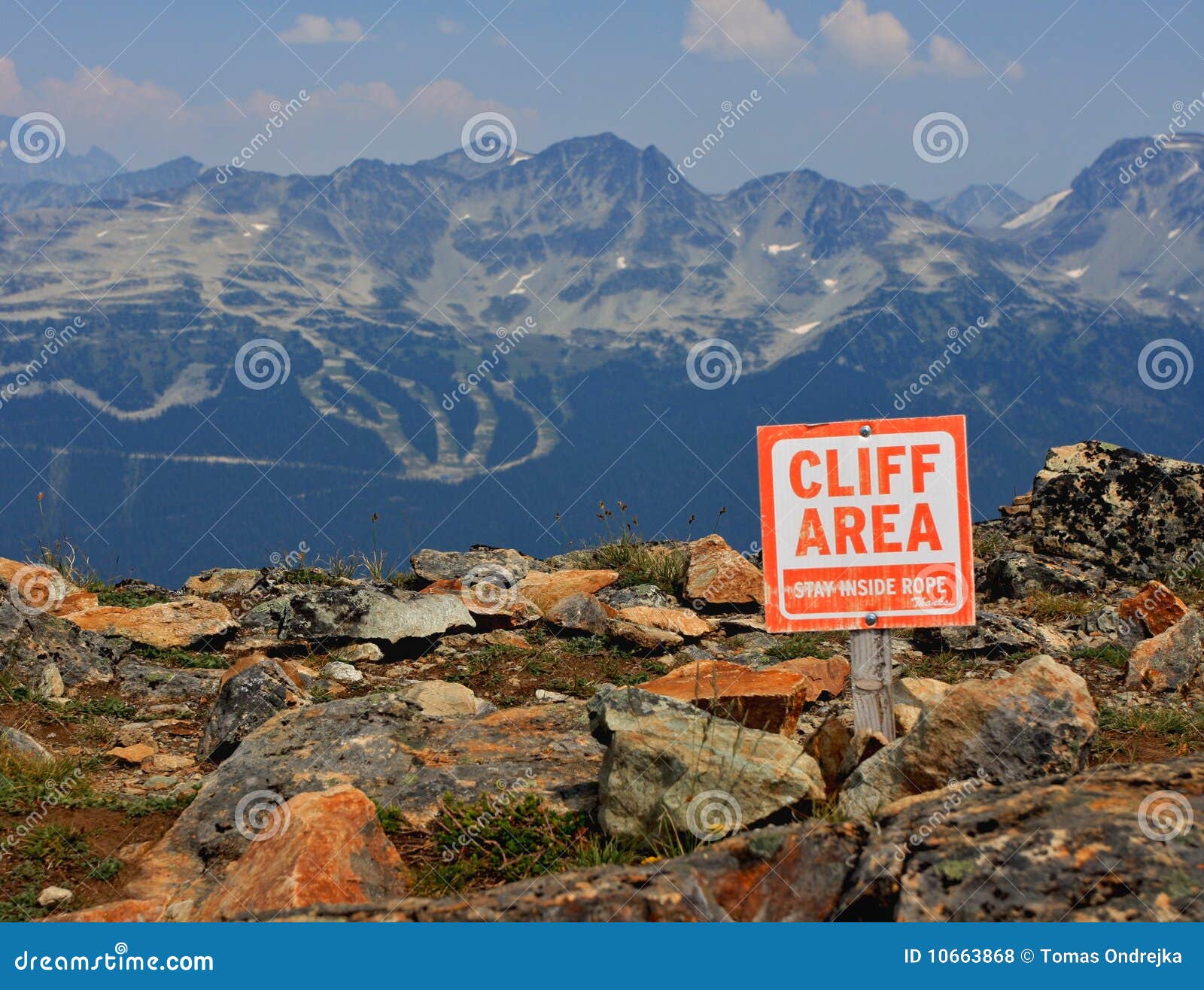 Danger Cliff Area Sign Stock Photography | CartoonDealer.com #10663868