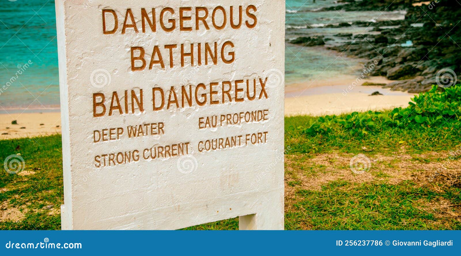 No Bathing Sign Prohibited And Risk Of Drowning Text In French Means ...