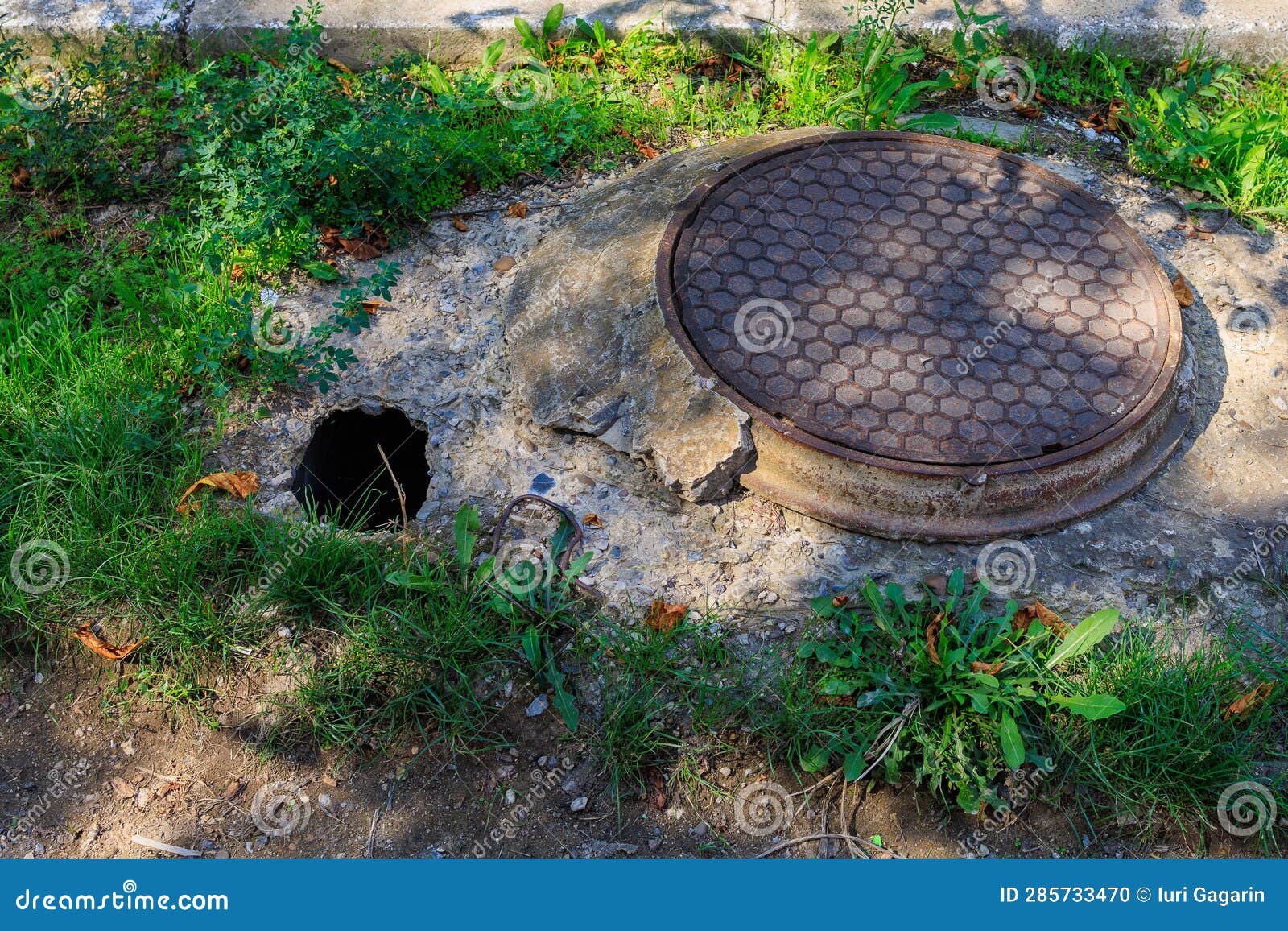 Manhole Background Royalty-Free Stock Image | CartoonDealer.com #43174198