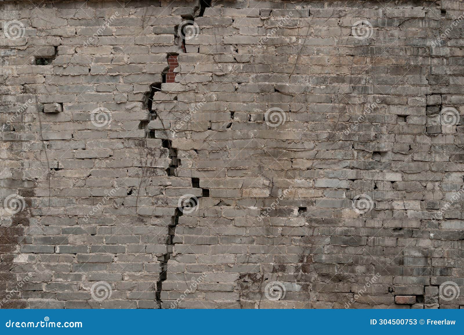 Dangerous Wall with Large Cracks at Horizontal Composition Stock Image ...