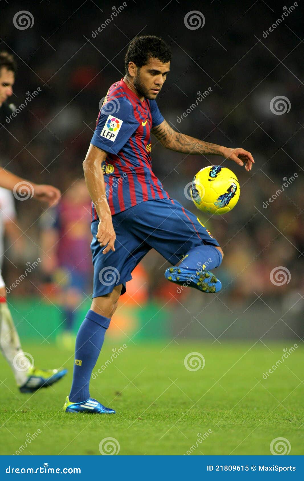 Daniel Alves of FC Barcelona Editorial Image - Image of play, back ...