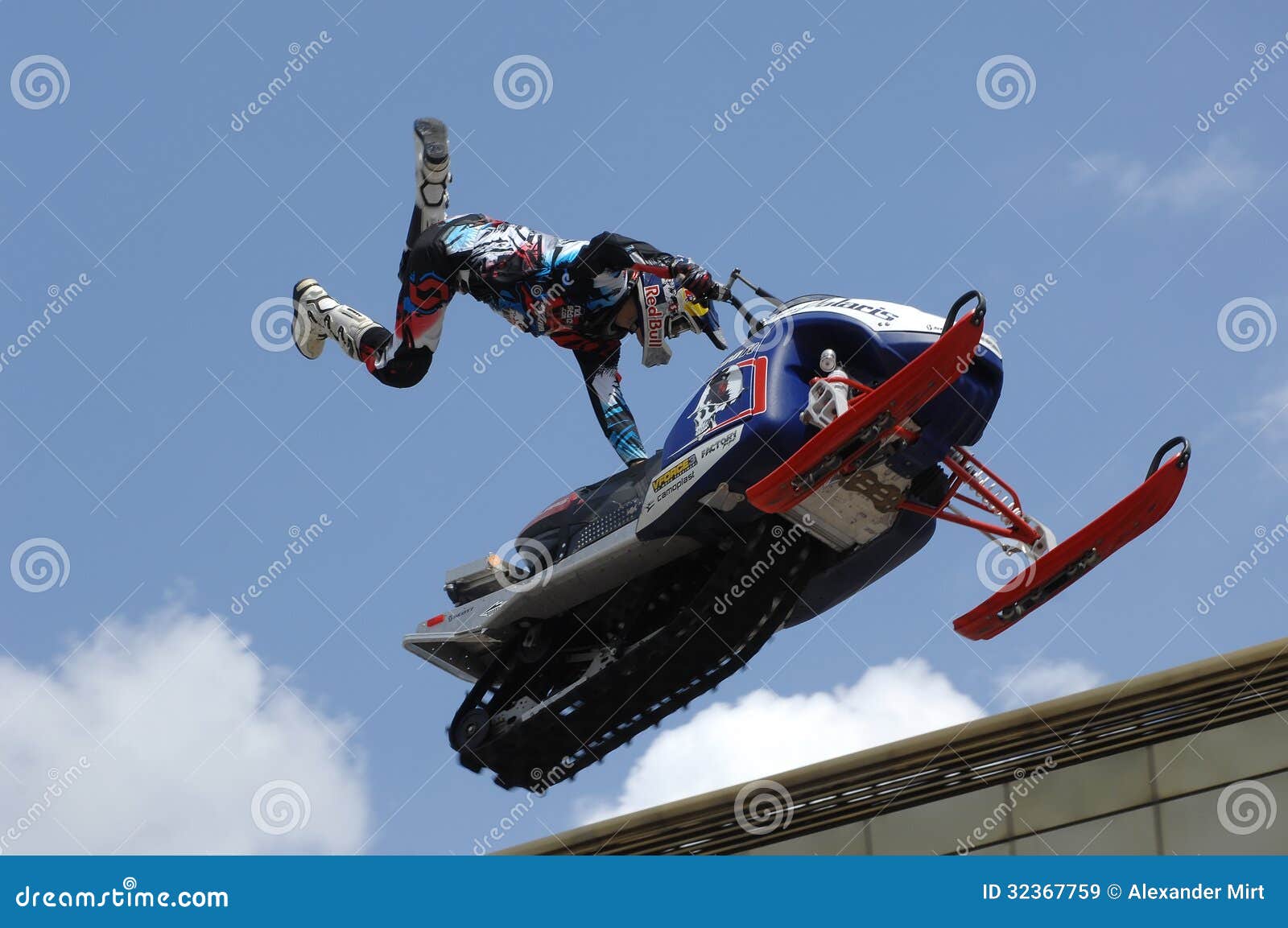 Daniel Bodin en aire imagen de archivo editorial. Imagen de bici - 32367759