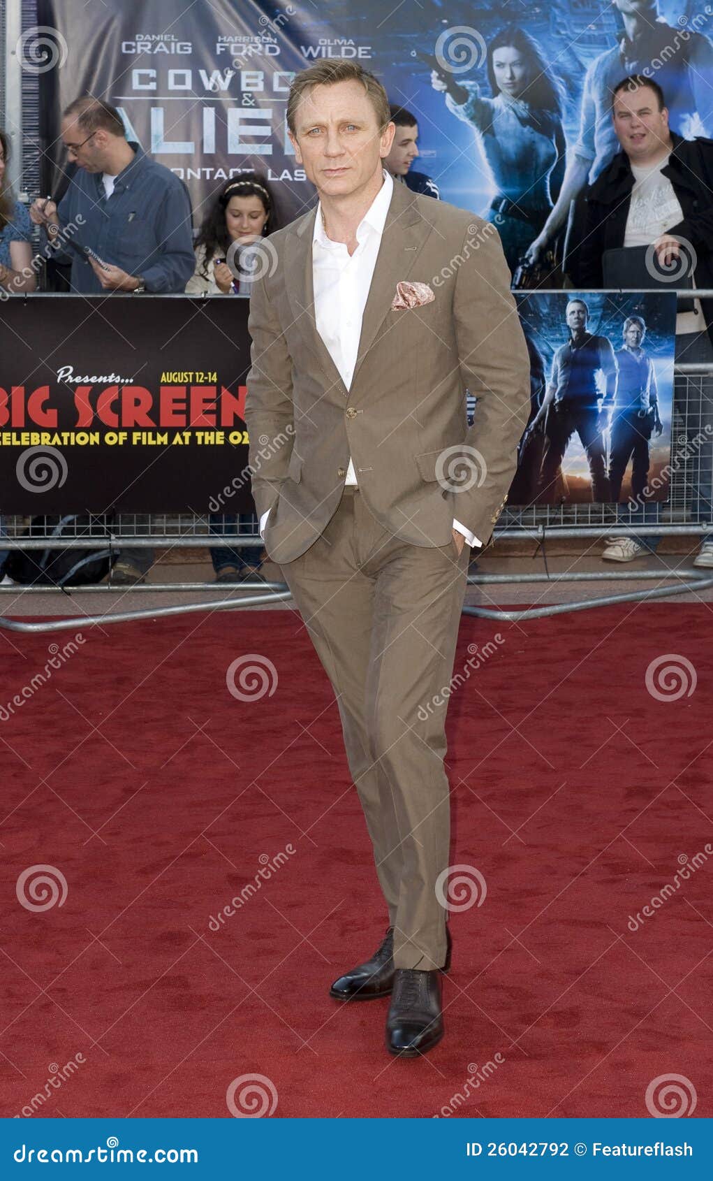 Daniel Craig editorial photography. Image of premiere - 26042792