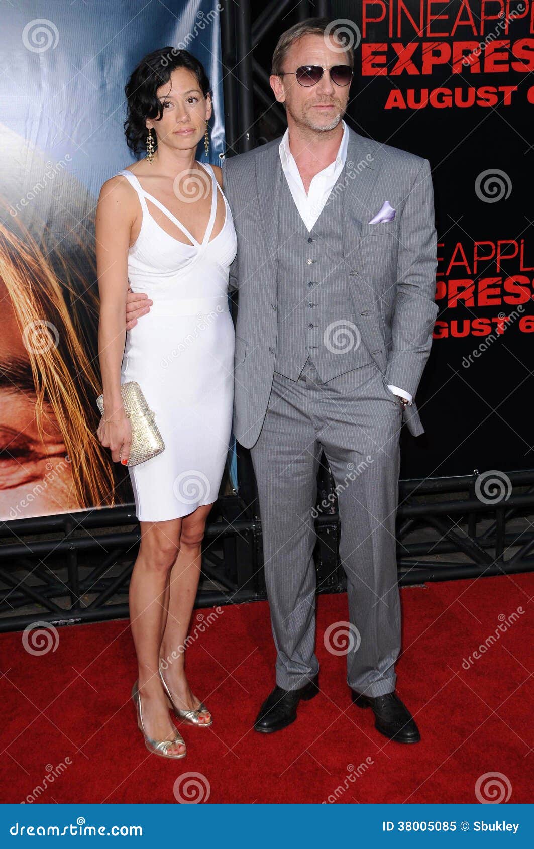 Daniel Craig And Satsuki Mitchell