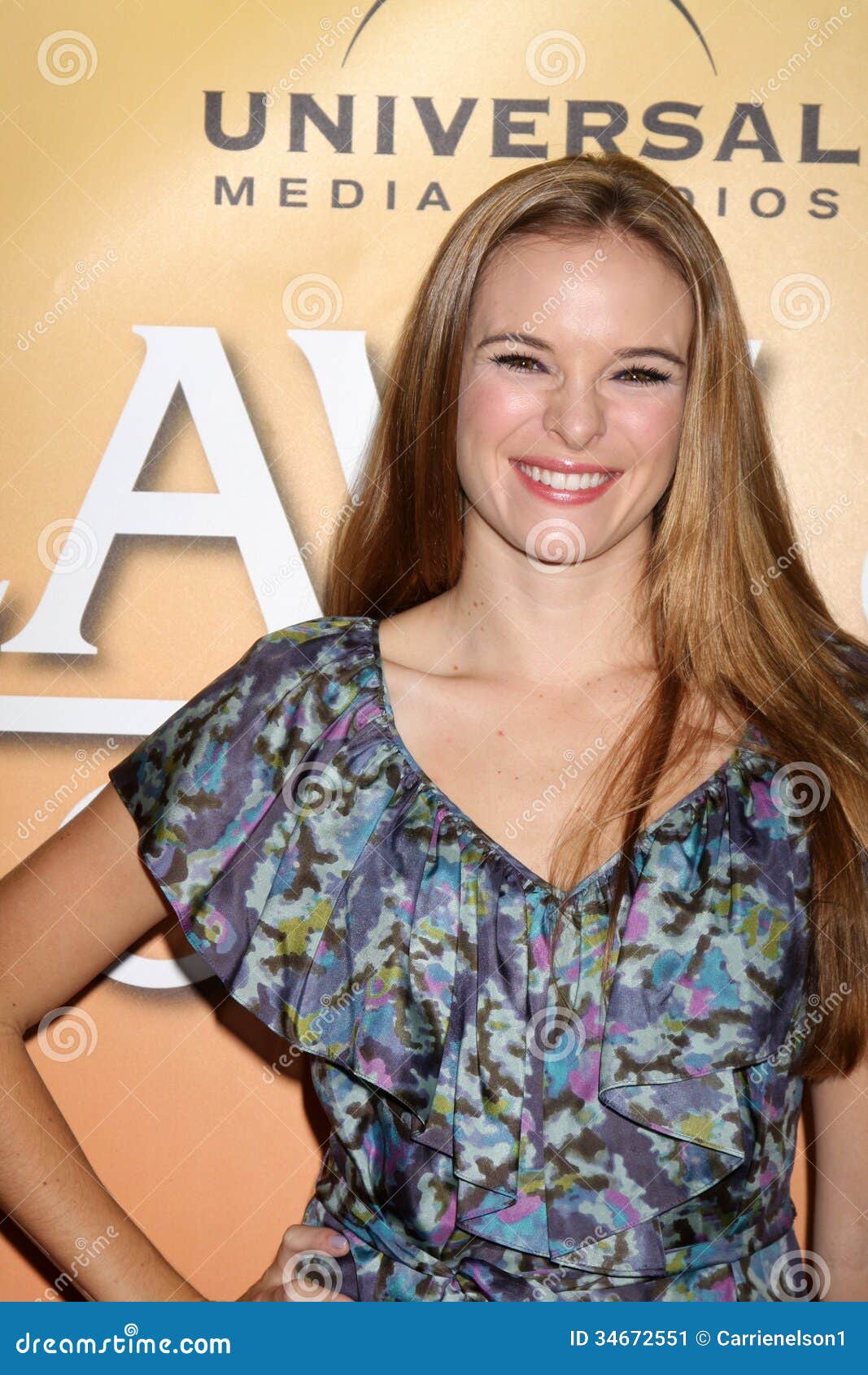 Danielle Panabaker redaktionell bild. Bild av ankommer - 34672551