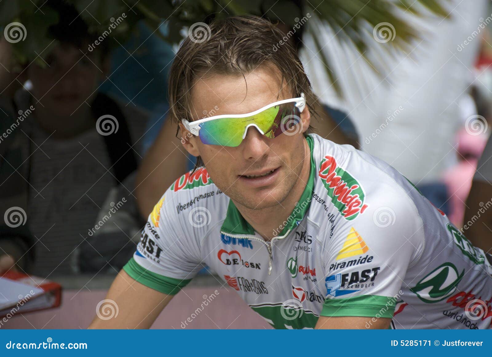 Danilo ・ di luca 编辑类照片. 图片 包括有 驱动器, 竞争对手, 双向地, 比基尼泳装, 蓝蓝 - 5285171