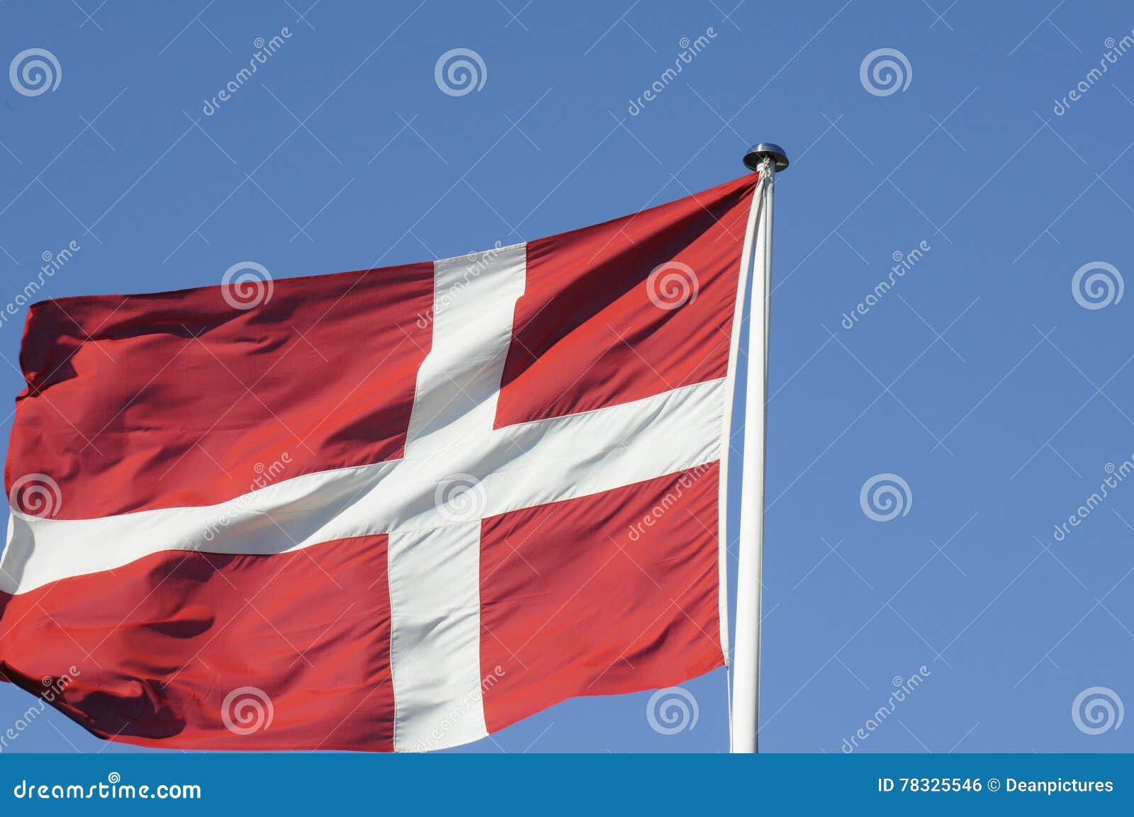 DANNEBROG_DANISH FLAG_RED Y BLANCO Foto editorial - Imagen de indicador ...
