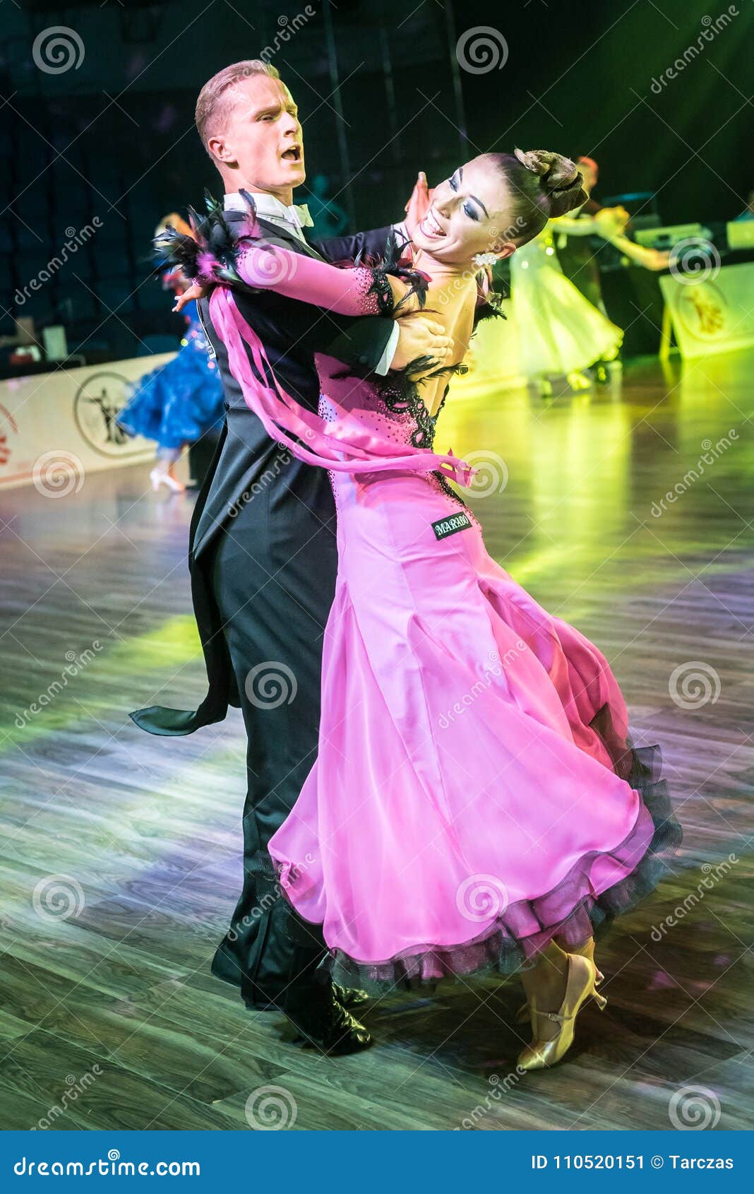 Dansare Som Dansar Standard Dans Redaktionell Bild - Bild av kvinnlig ...