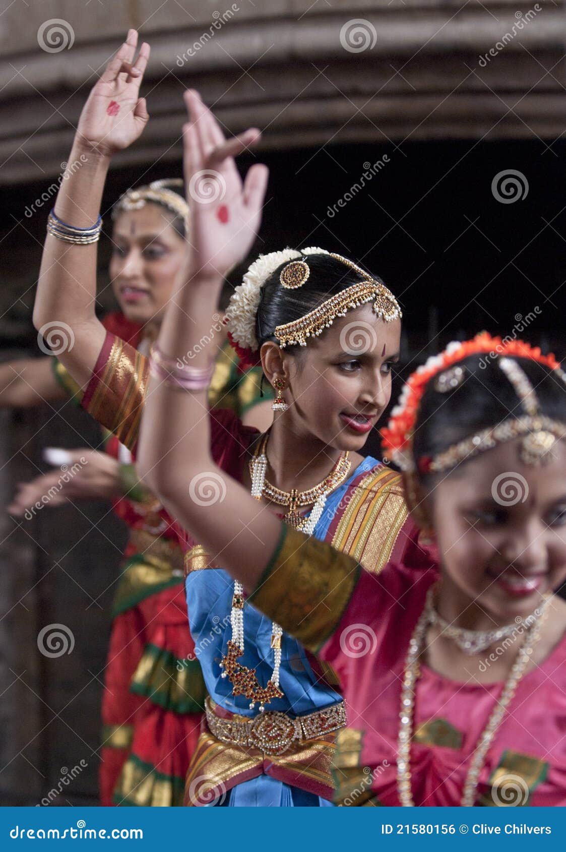 Dansare Som Tycker Om Den Indiska Processionen Redaktionell Bild - Bild ...