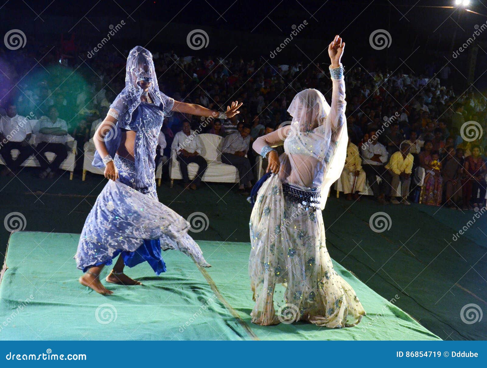 Danse de Rai image stock éditorial. Image du inde, gens - 86854719