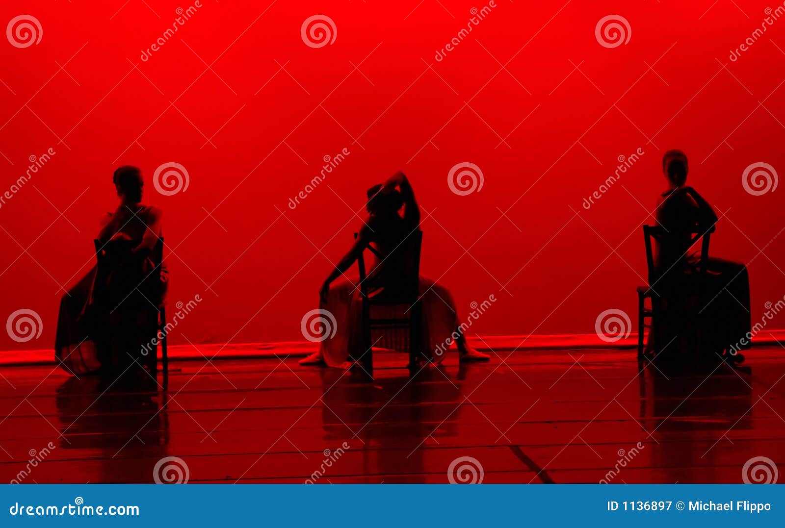 Danse en rouge image stock. Image du lyrique, danse, étape - 1136897