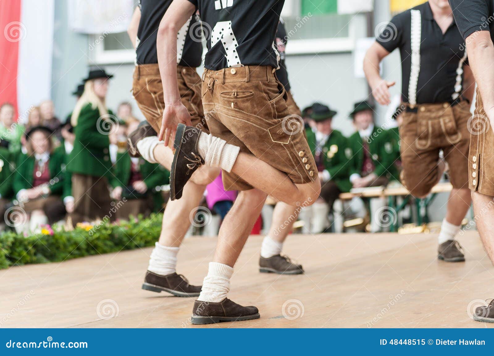 Danse Folklorique De L'Autriche Image stock - Image du fête, groupe ...