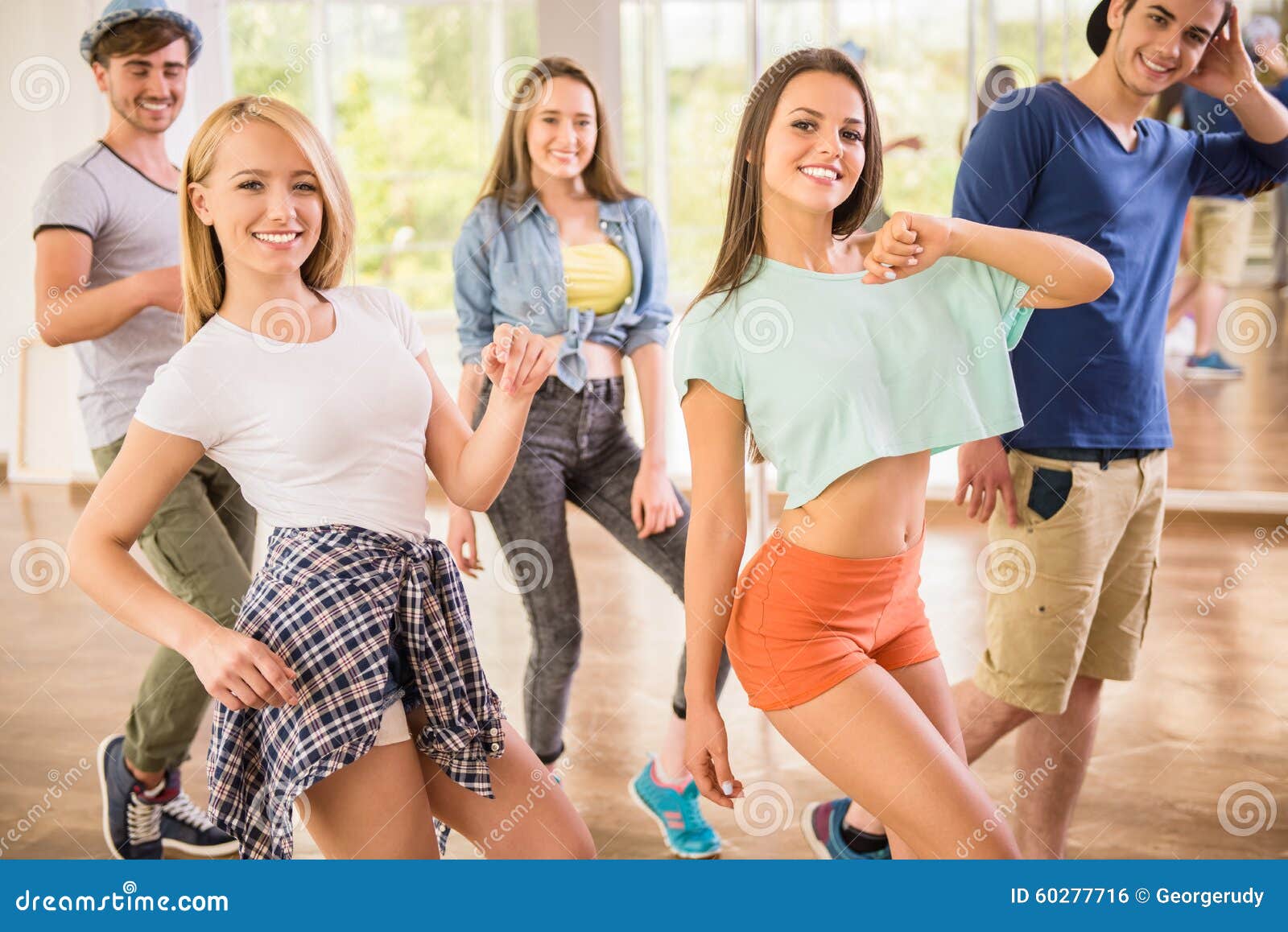 Dansende mensen stock foto. Image of mannetje, mooi, persoon - 60277716