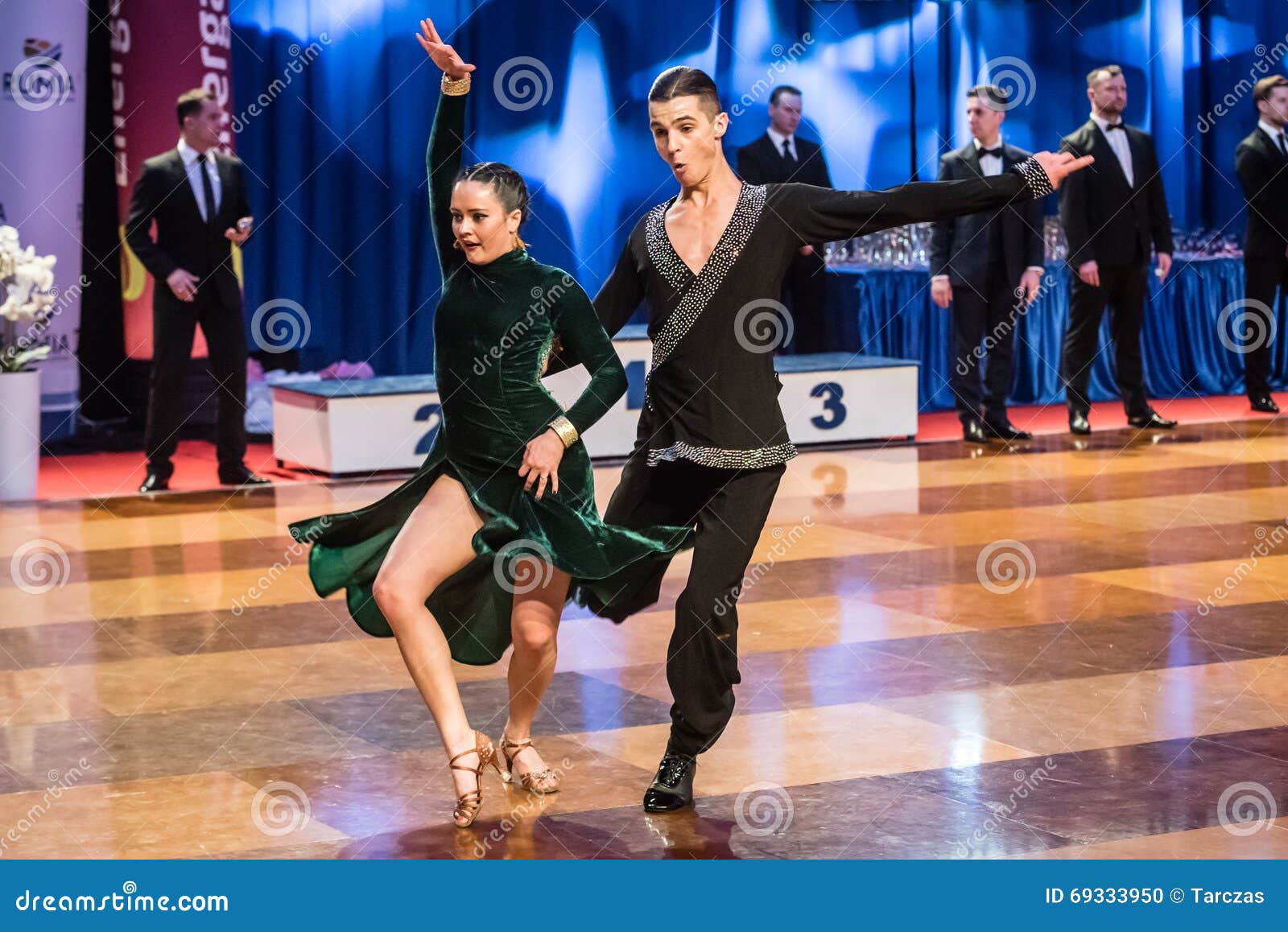 Dansers Het Dansen Latijnse Dans Redactionele Afbeelding - Image of ...