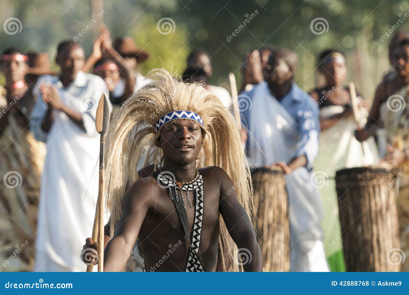 Danseur d'Intore au Rwanda photo stock éditorial. Image du danse - 42888768