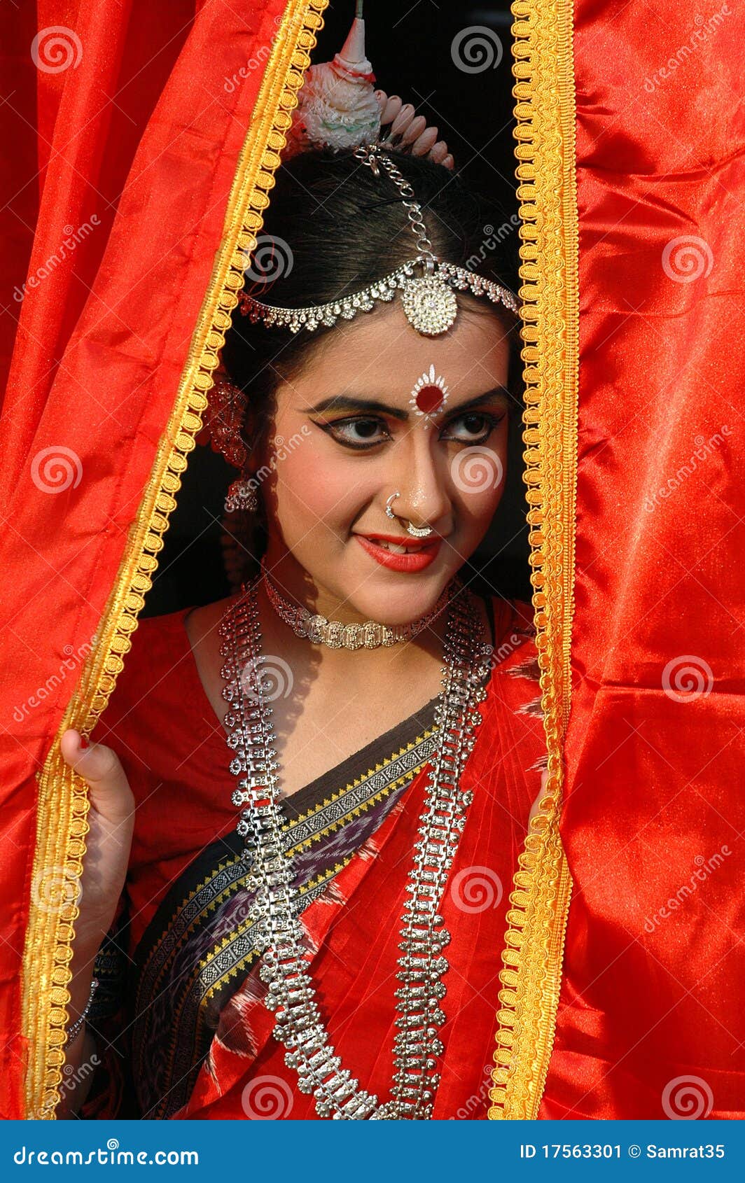 Danseur indien photo éditorial. Image of tissu, danse - 17563301