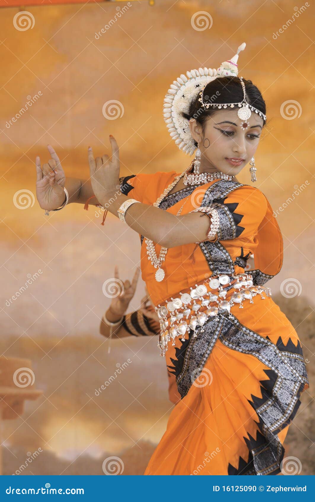Danseurs de l'Inde image éditorial. Image du expression - 16125090