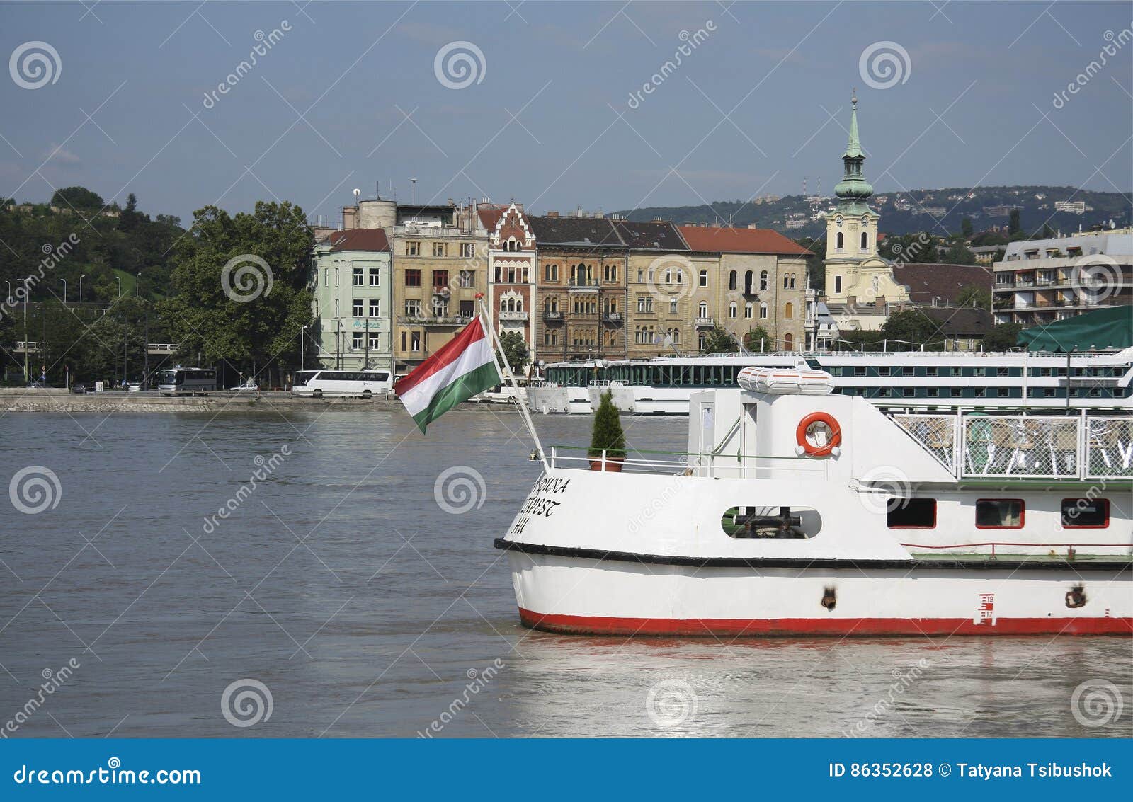 Danube in Budapest editorial stock photo. Image of hungarian - 86352628