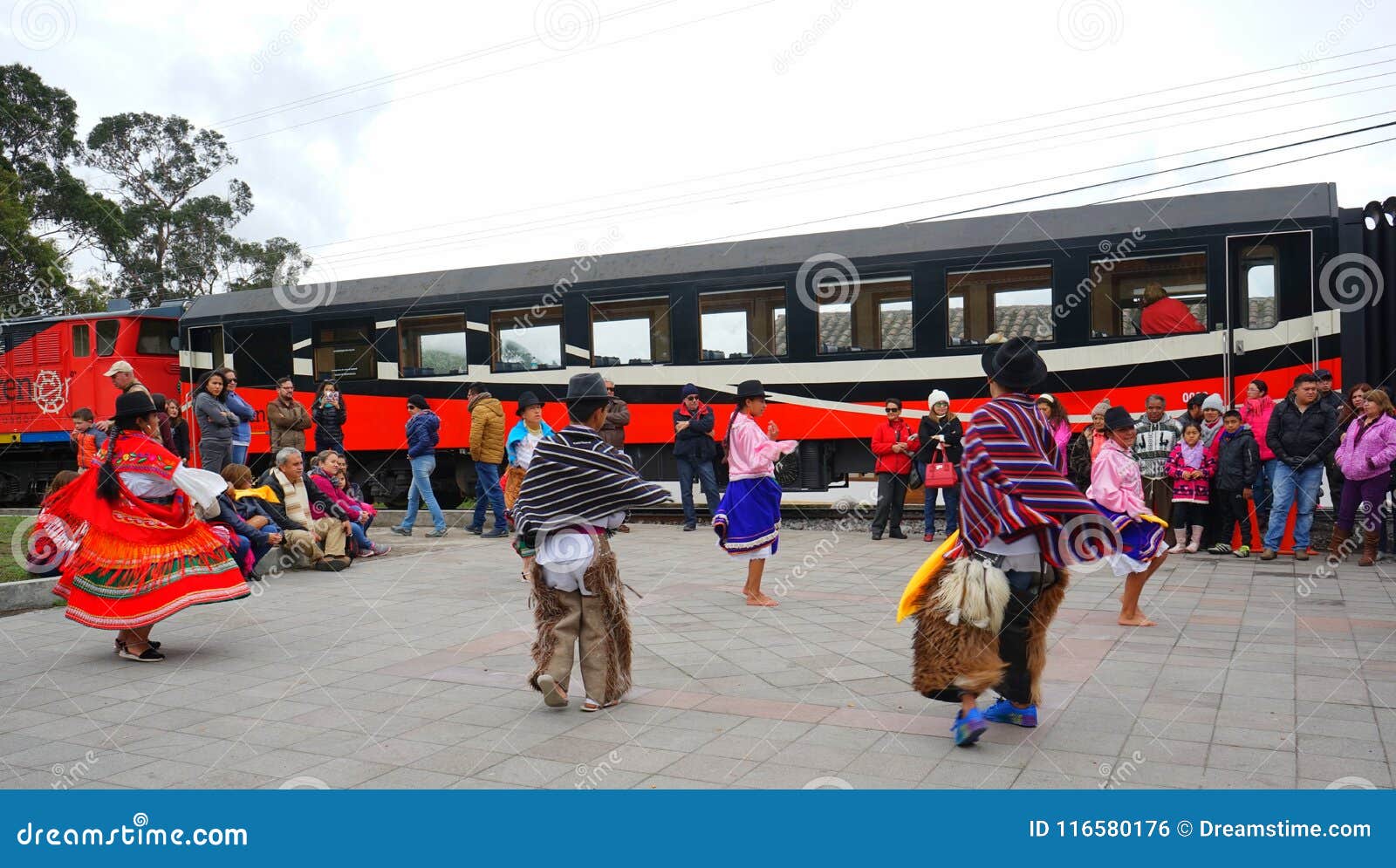 Danza Andina En Ecuador De Ecuador/de Danza Andina Foto editorial ...