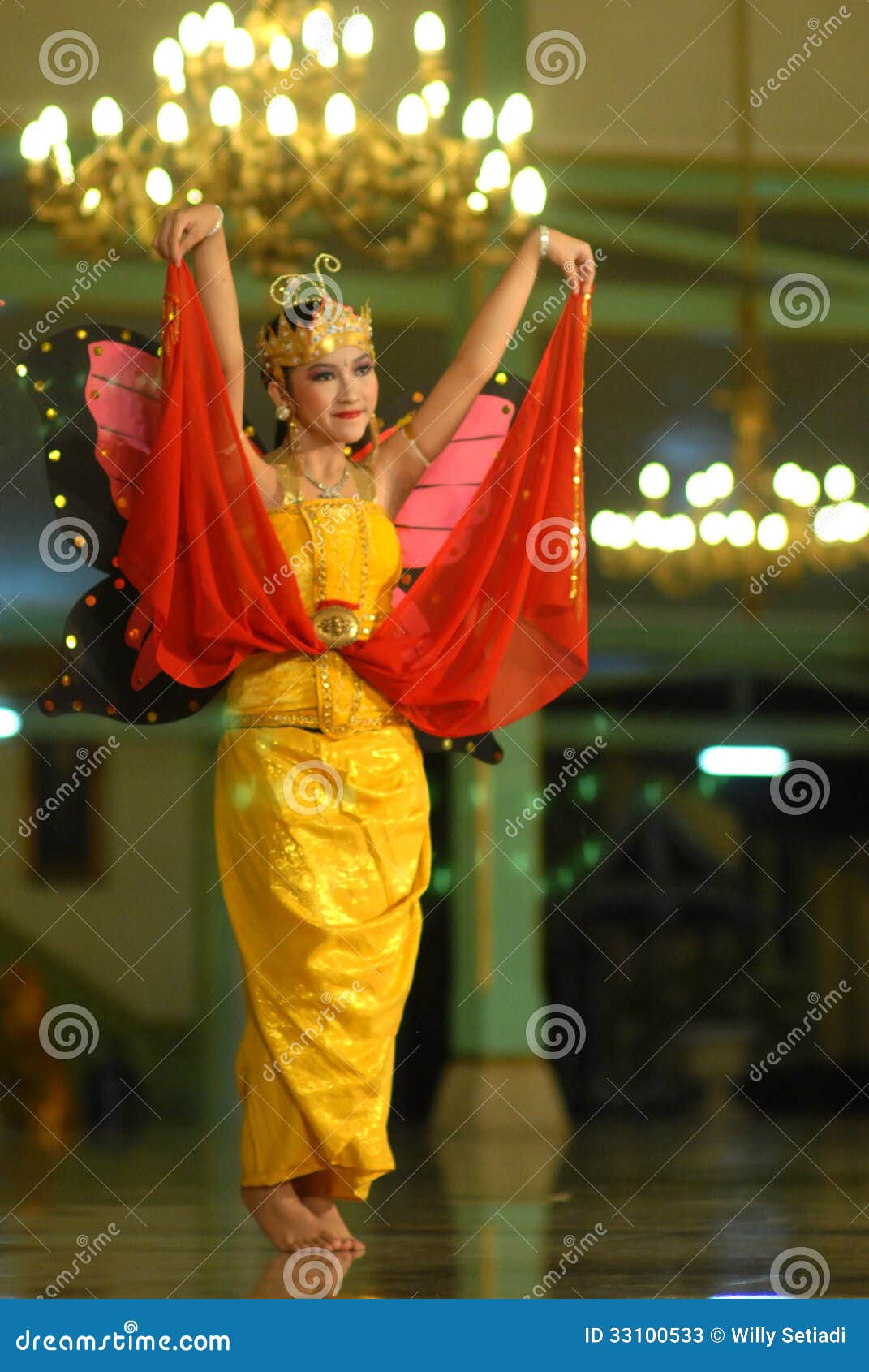 Danza de la mariposa foto de archivo editorial. Imagen de traje - 33100533