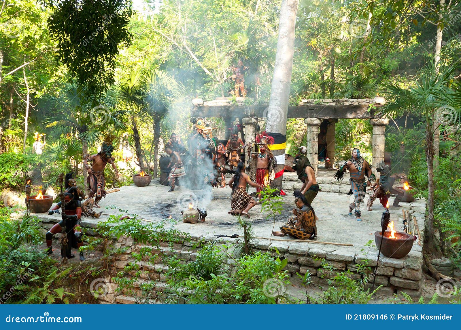 Danza De La Tribu Maya En La Selva Foto editorial - Imagen de cara ...