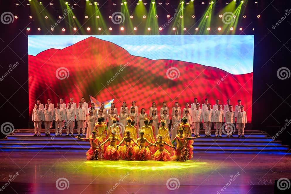 Danza-estribillo popular fotografía editorial. Imagen de flor - 115300082