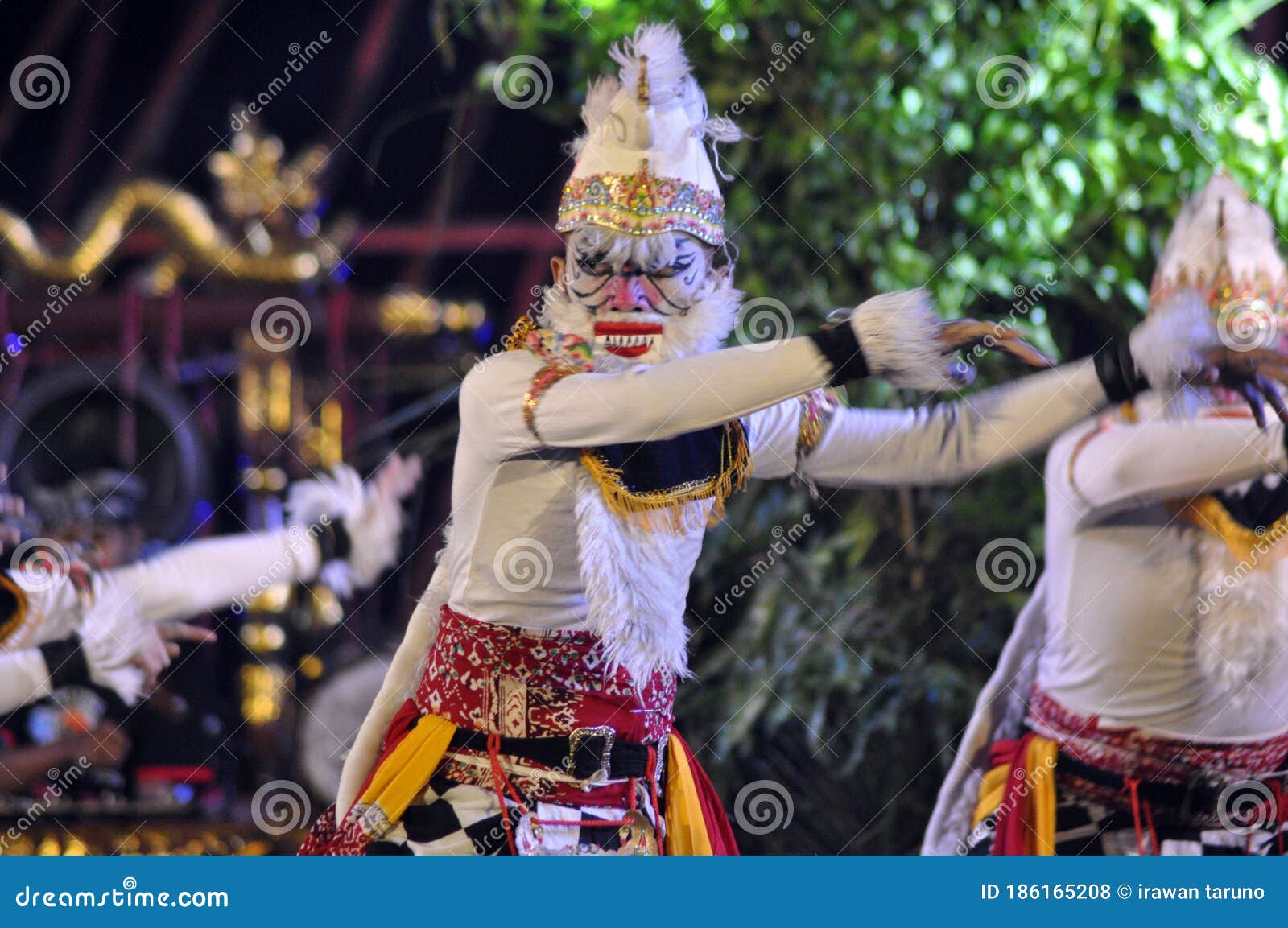 Danza Hanoman Tradicional Indonesia. Foto de archivo editorial - Imagen ...