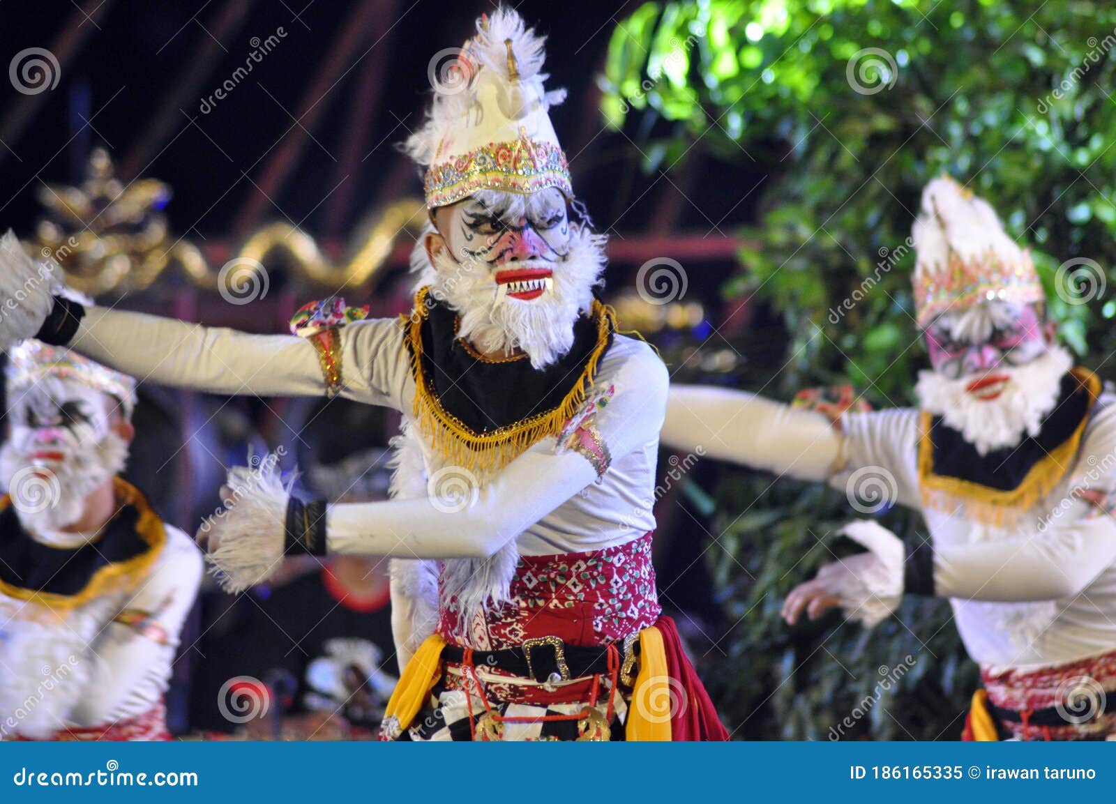 Danza Hanoman Tradicional Indonesia. Imagen editorial - Imagen de ...