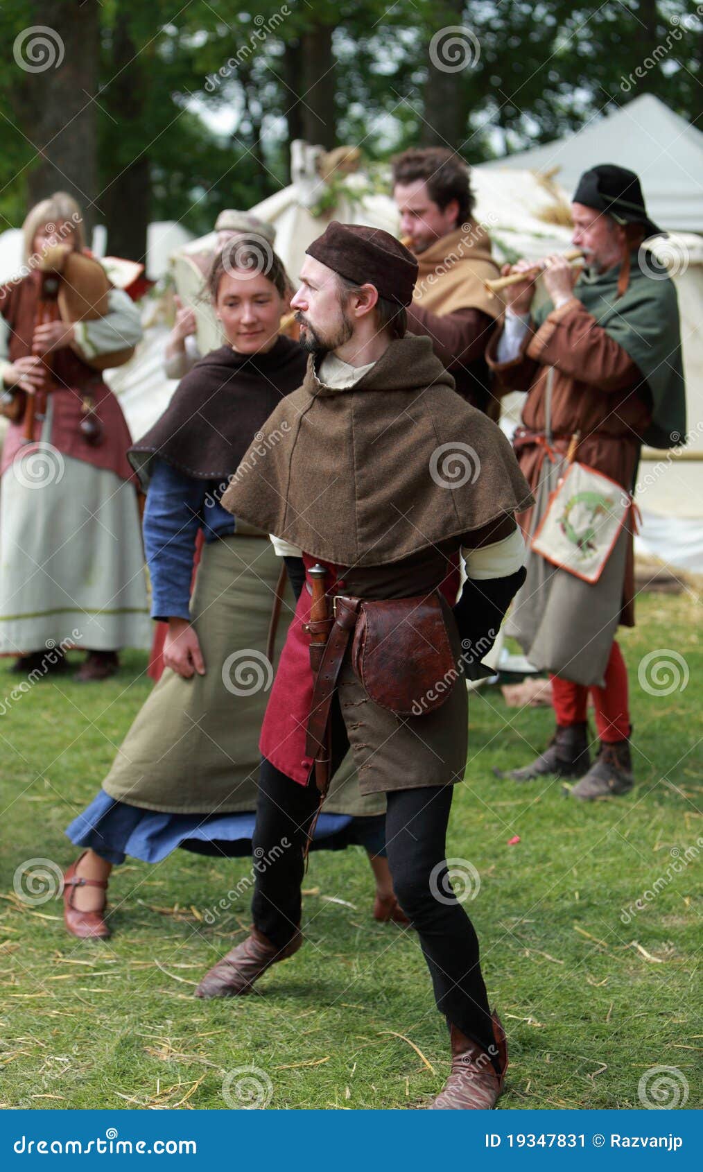 Danza medieval foto editorial. Imagen de europa, tradicional - 19347831