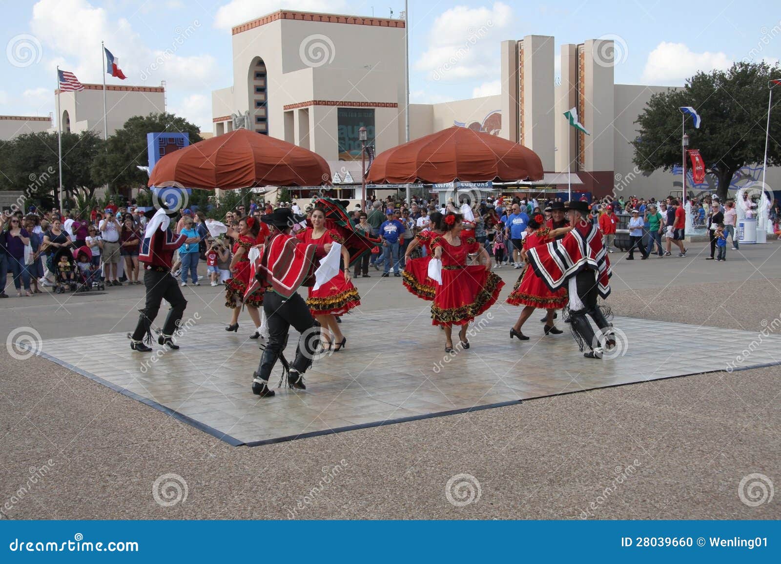 Danza popular mexicana imagen editorial. Imagen de alineada - 28039660