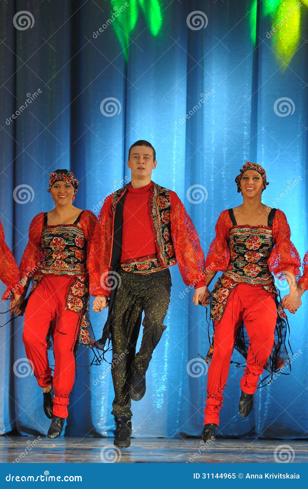 Danza rusa imagen editorial. Imagen de alineada, rusia - 31144965