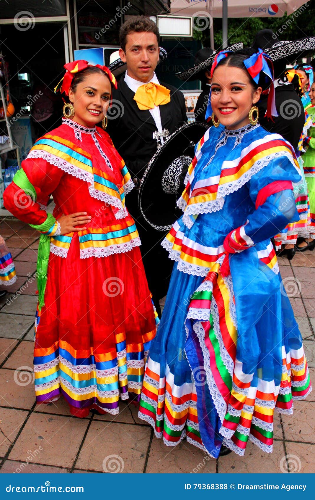 Danzatori messicani fotografia stock editoriale. Immagine di bello ...