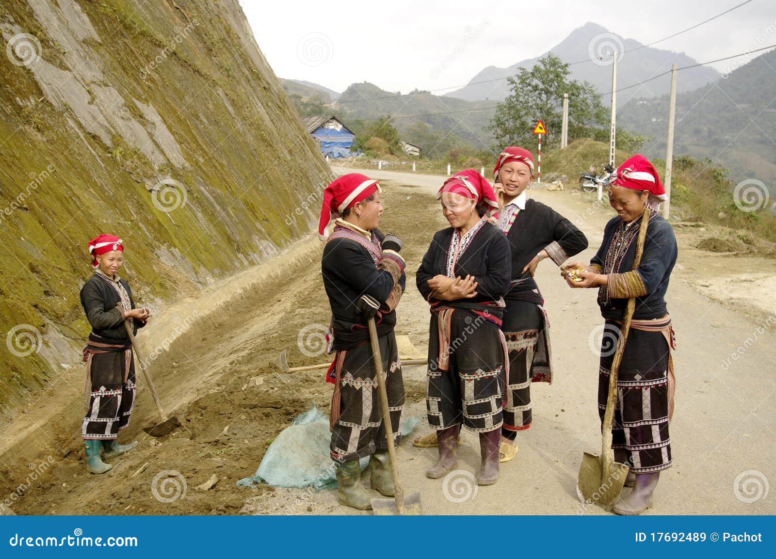 Dao Red Ethnic Group of Women Editorial Stock Image - Image of dress ...