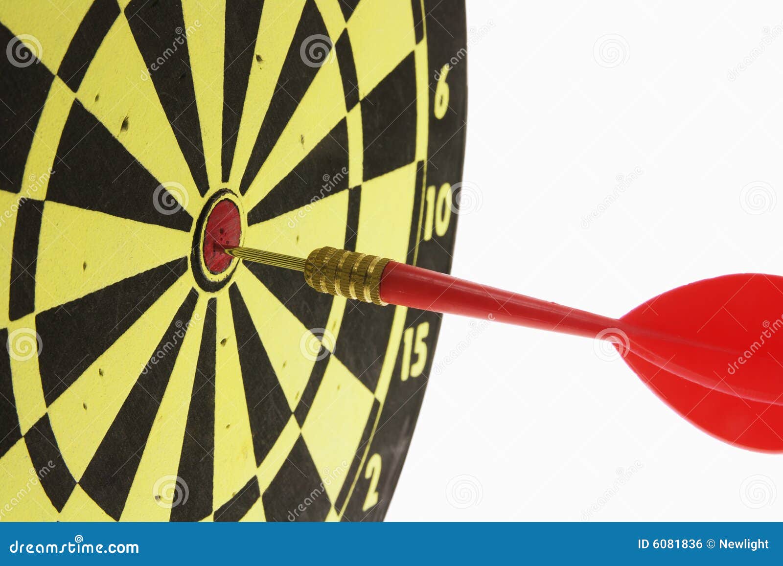 Dard Sur Le Panneau De Dard Photo stock - Image du policier, gibier ...