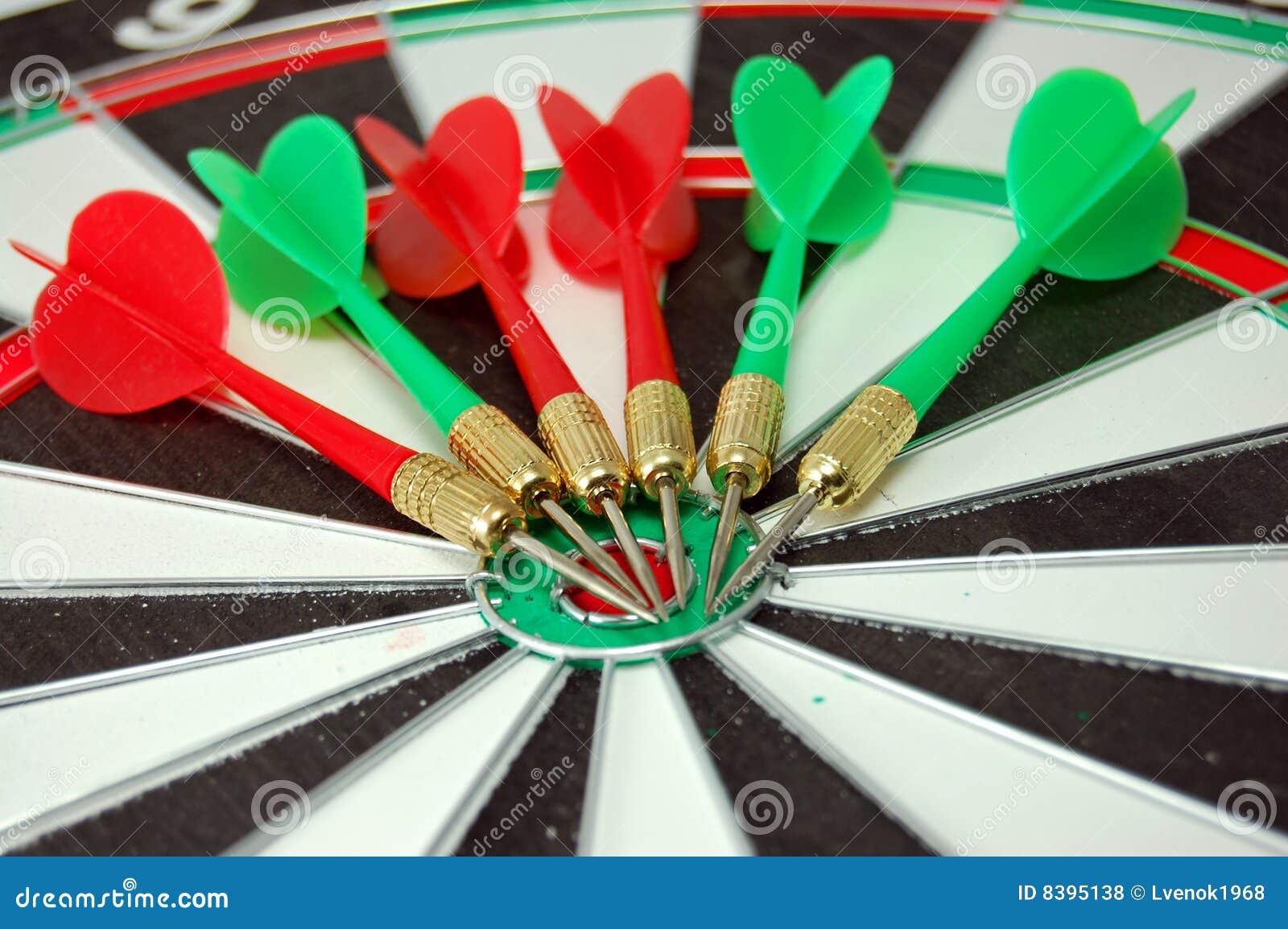 Dardi fotografia stock. Immagine di dardi, quadro, nero - 8395138