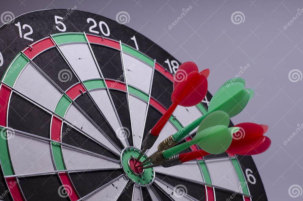 Dards 3 image stock. Image du taureau, dard, exactitude - 39320285