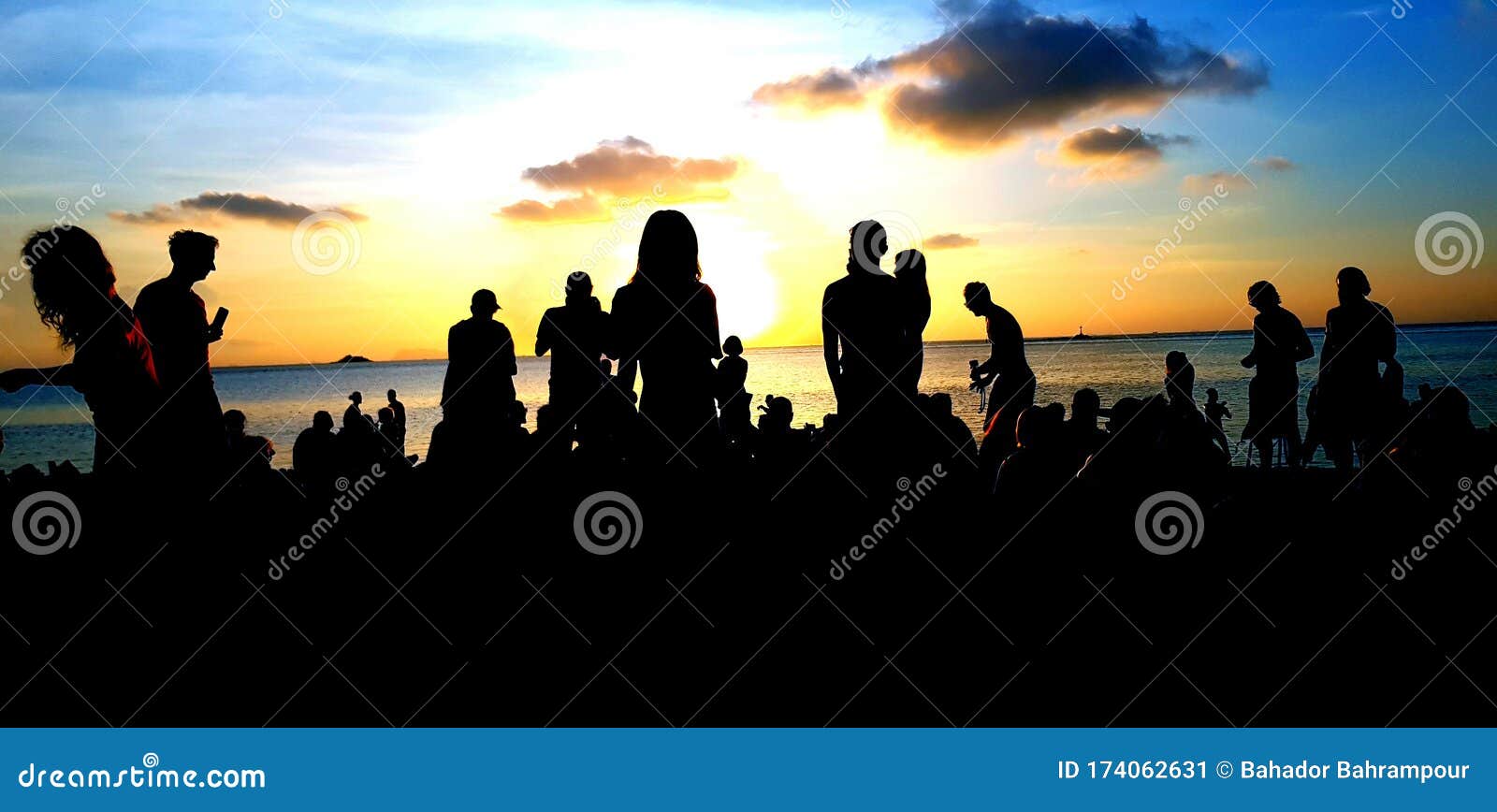 Dark Beach Sunset Party Crowd Editorial Photo - Image of beach, people ...