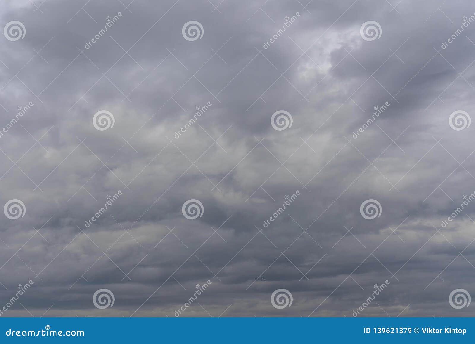 Dark Clouds Overcast the Sky before the Rain. Dramatic Pre-storm View ...