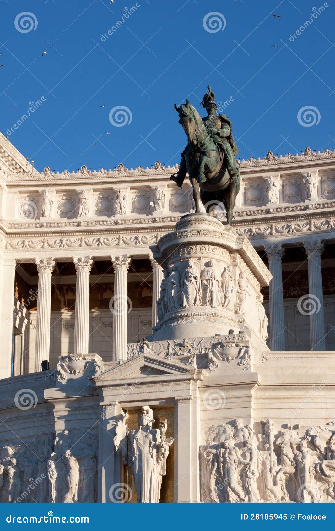 Dark Statue and White Building Stock Image - Image of marble, rome ...